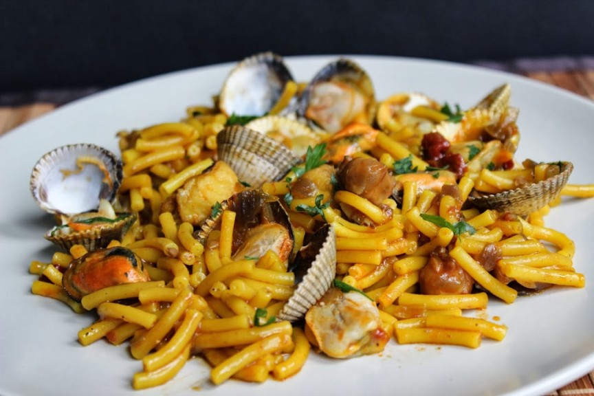 Gastronomía en verso | Fideos huecos con pescados y mariscos de Galicia